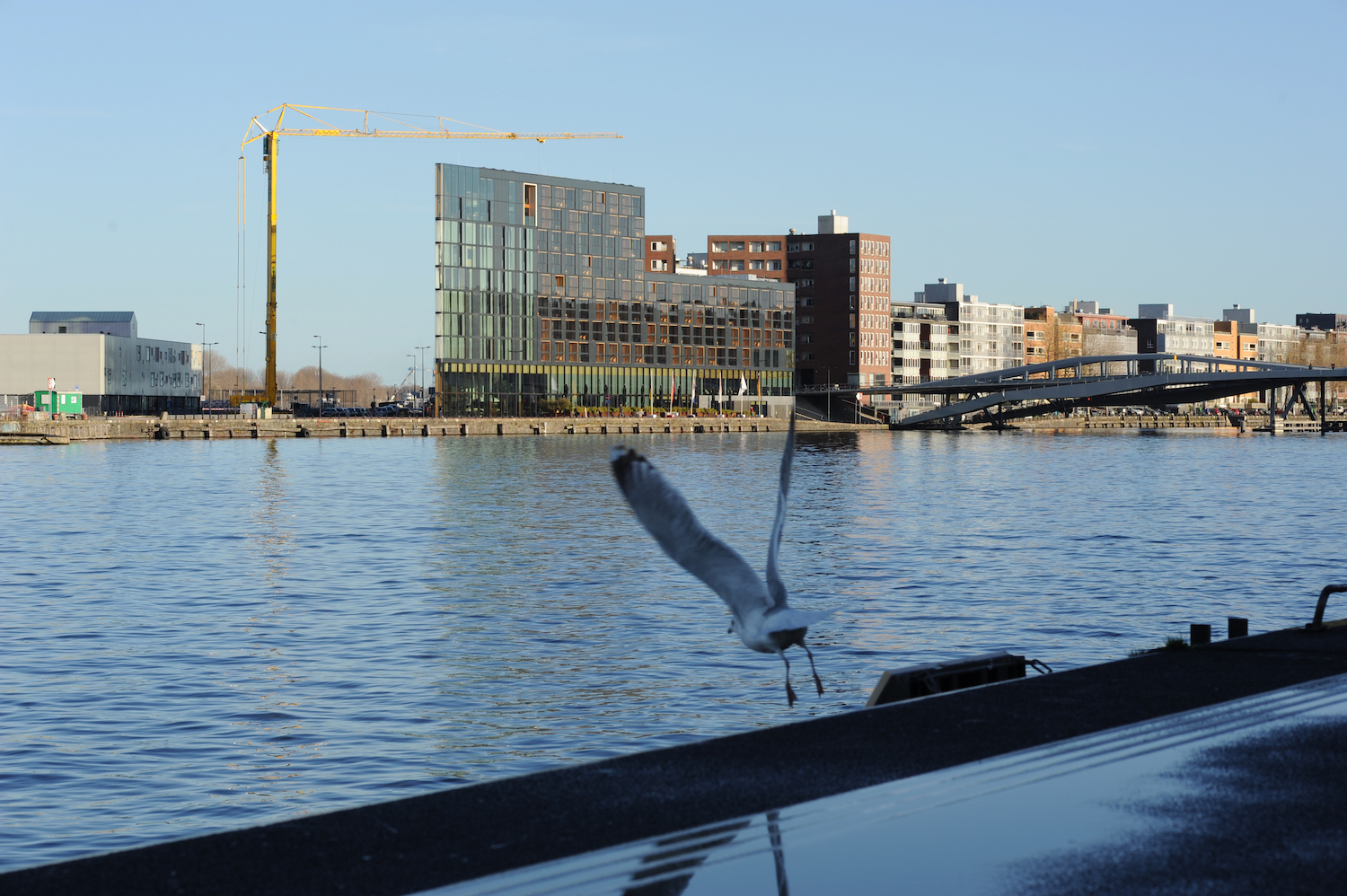 Spectaculair gebouw, gelinkt aan de historie van Java-eiland - de Brug ...