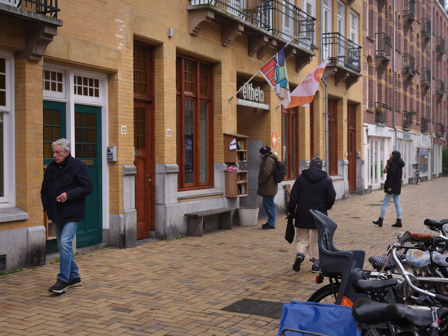 Steeds meer dak- en thuisloze jongeren zwerven door de stad. Elke dag ...